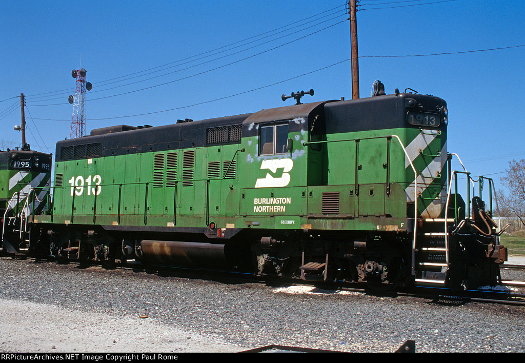 BN 1913, EMD GP9, at BN's Eola Yard